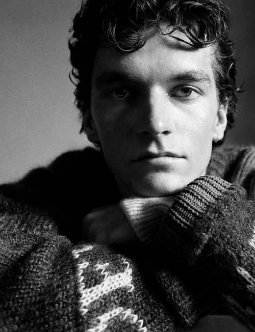 Fionn Whitehead - Actor Profile - Photos & latest news