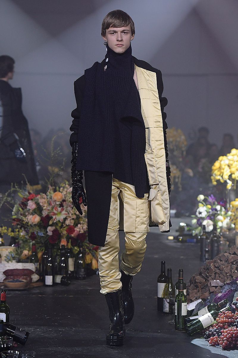 Raf Simons F/W 18 Men's Show (Raf Simons)