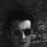 MEET MODEL-TURNED-MUSICIAN MILES GARBER (V Man online)