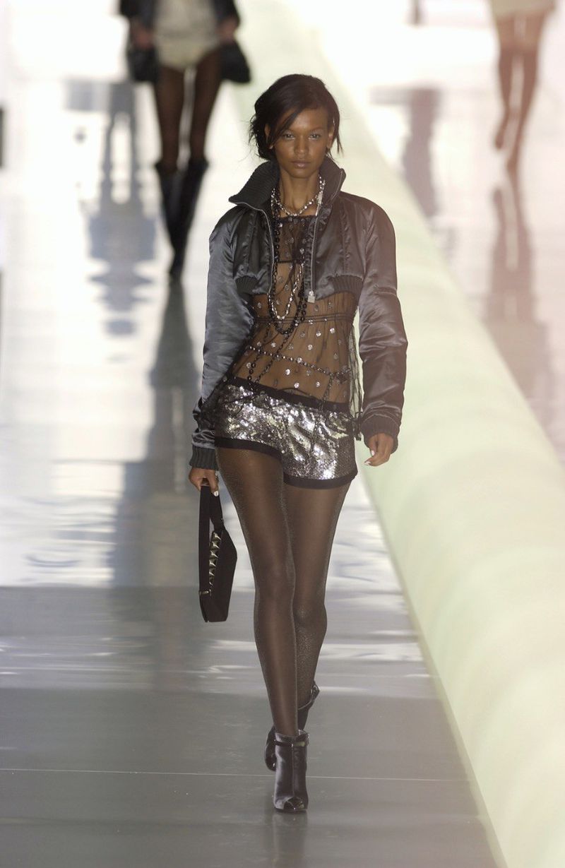 Chanel F/W 2003 Show (Chanel)