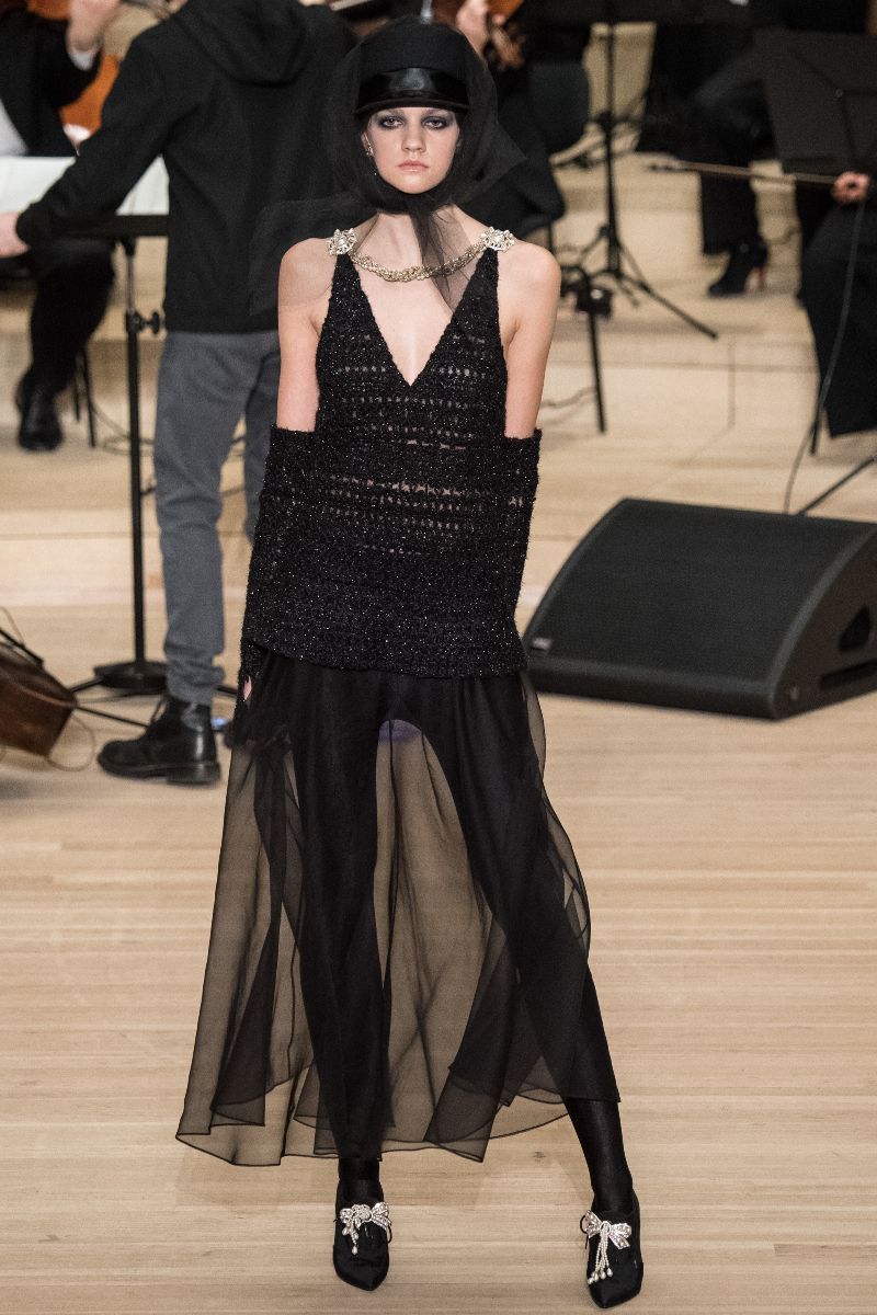 Chanel Pre Fall 2018 Métiers d’Art Collection Show in Hamburg (Chanel)