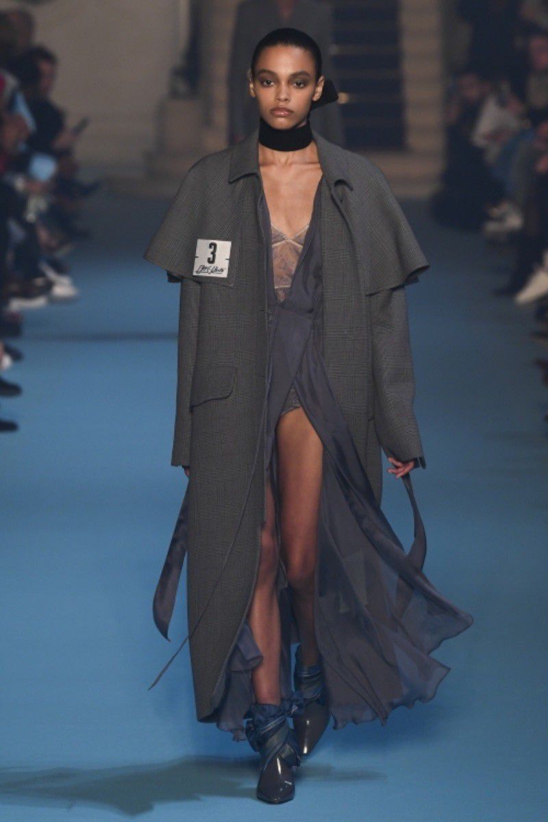 Off-White F/W 18 Show (Off-White)