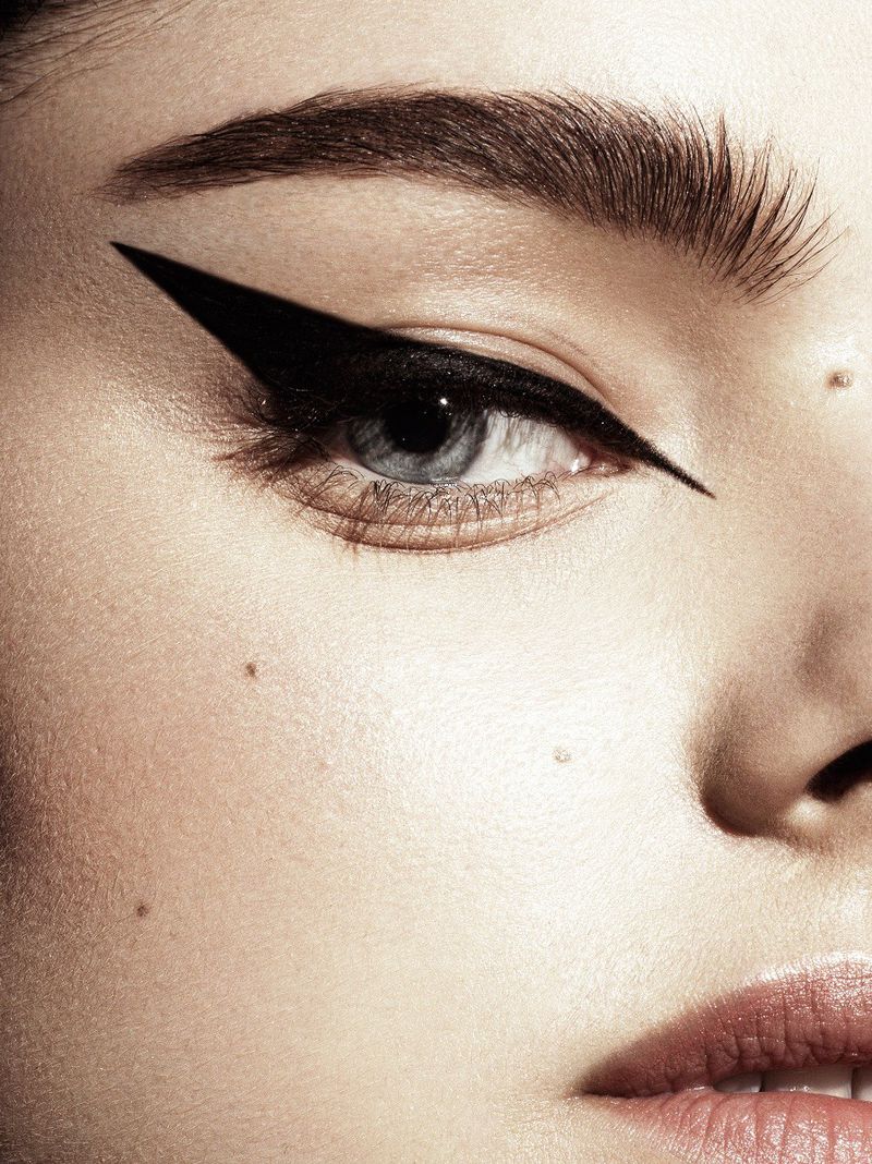 GRAPHIC BEAUTY (Glamour Netherlands)