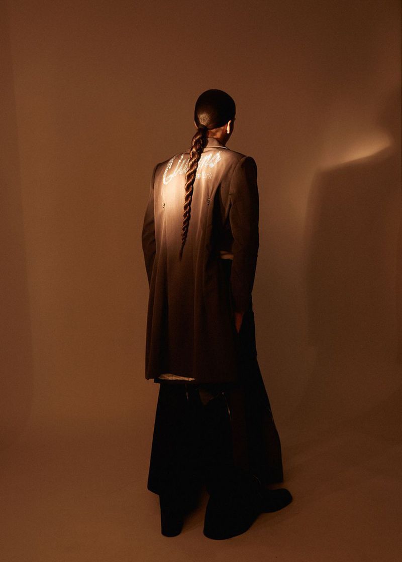 Put The Past Behind You - LUAR special (Office Magazine Online)