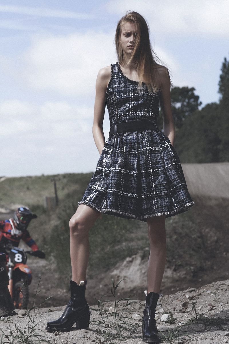 Sarah Dahl (Vogue Ukraine)