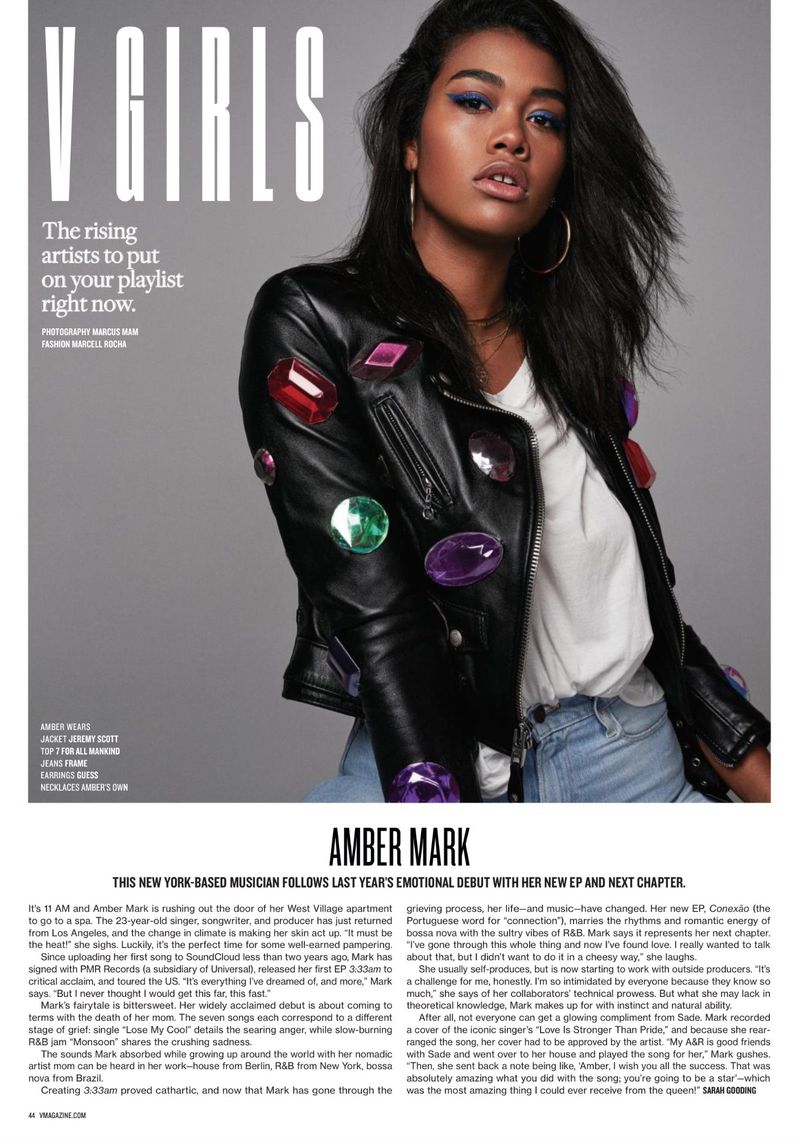 V GIRLS - ISSUE #113 (V Magazine)