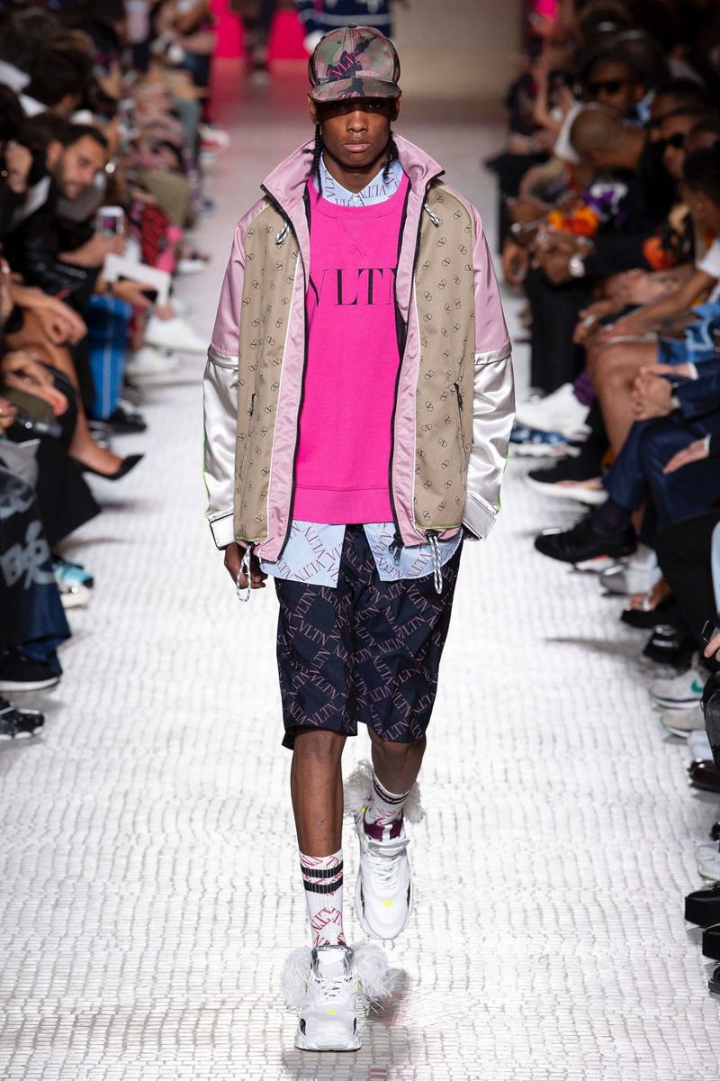 Valentino S/S 19 Men's Show (Valentino)