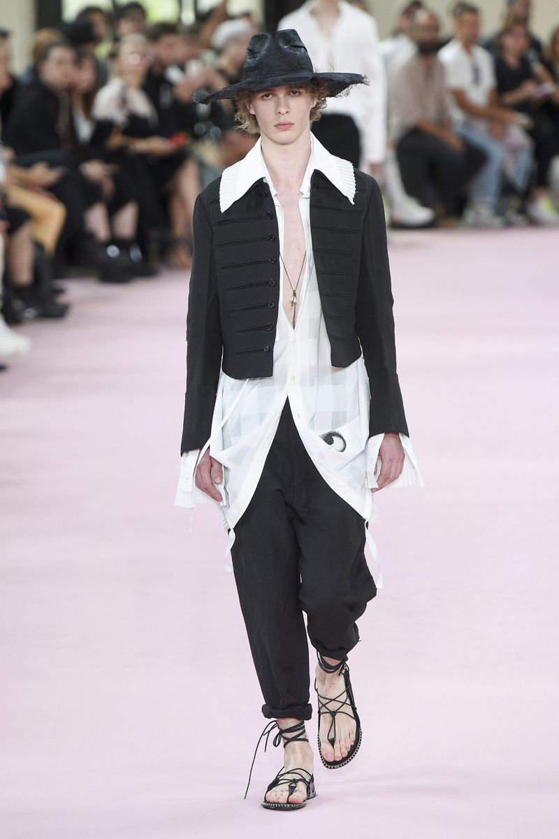 Ann Demeulemeester S/S 19 Men's Show (Ann Demeulemeester)