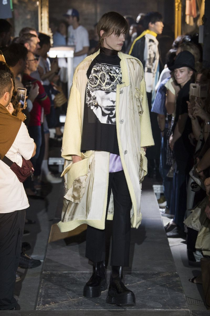 Raf Simons S/S 19 Men's Show (Raf Simons)