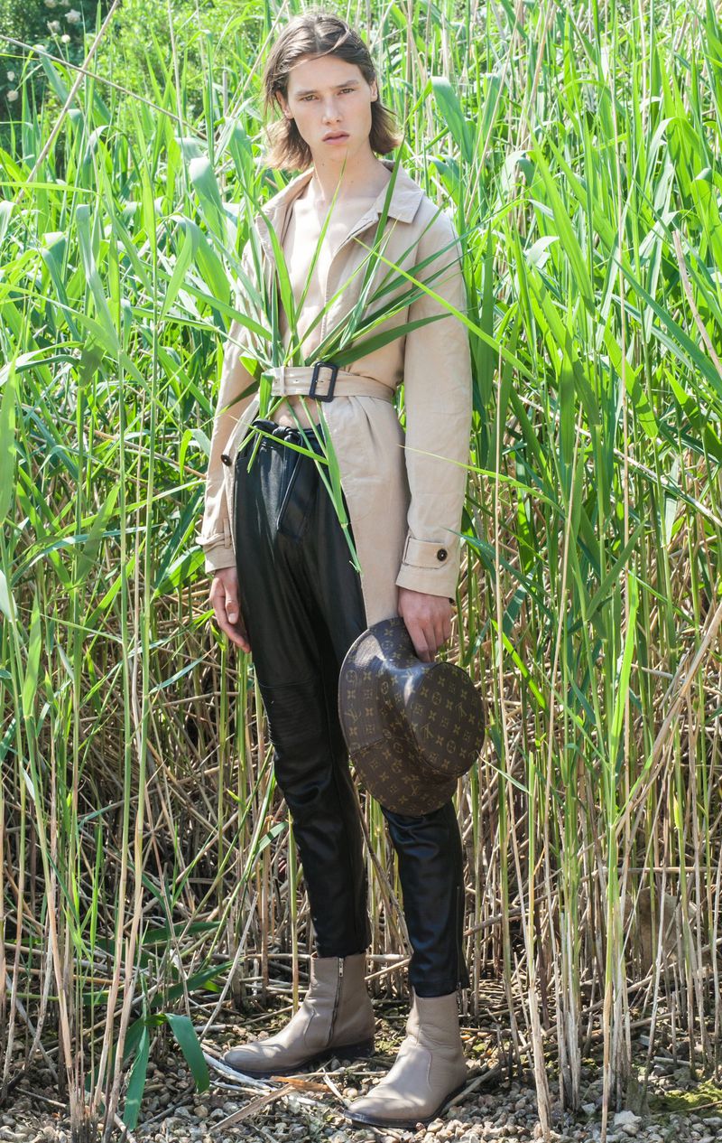 Joseph Leux by Leeandcris Photo exclusive online (Vanity Teen Magazine)