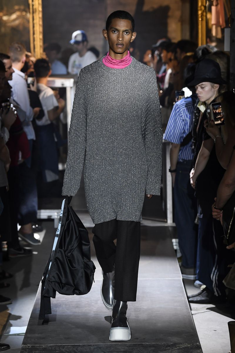 Raf Simons S/S 19 Men's Show (Raf Simons)
