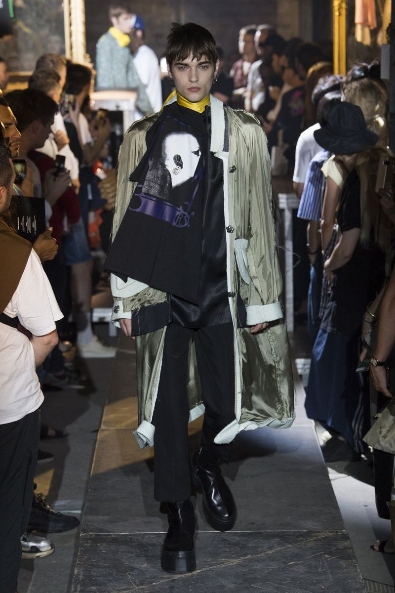 Raf Simons S/S 19 Men's Show (Raf Simons)
