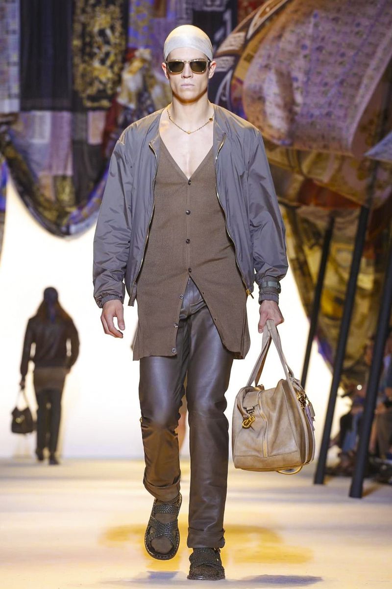 Versace S/S 16 Men's Show (Versace)