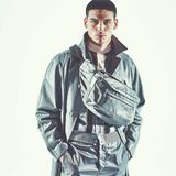 Off The Shoulder (Essential Homme)