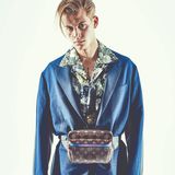 Off The Shoulder (Essential Homme)