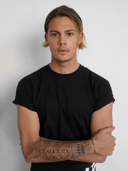 Dylan Ravagnani - Model - detail by people