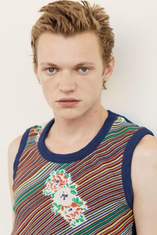 Turner Barbur - Model - detail by people