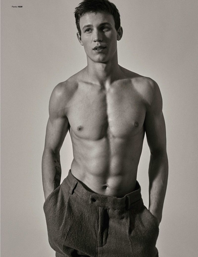 MISSION CONTROL (Desnudo Magazine)