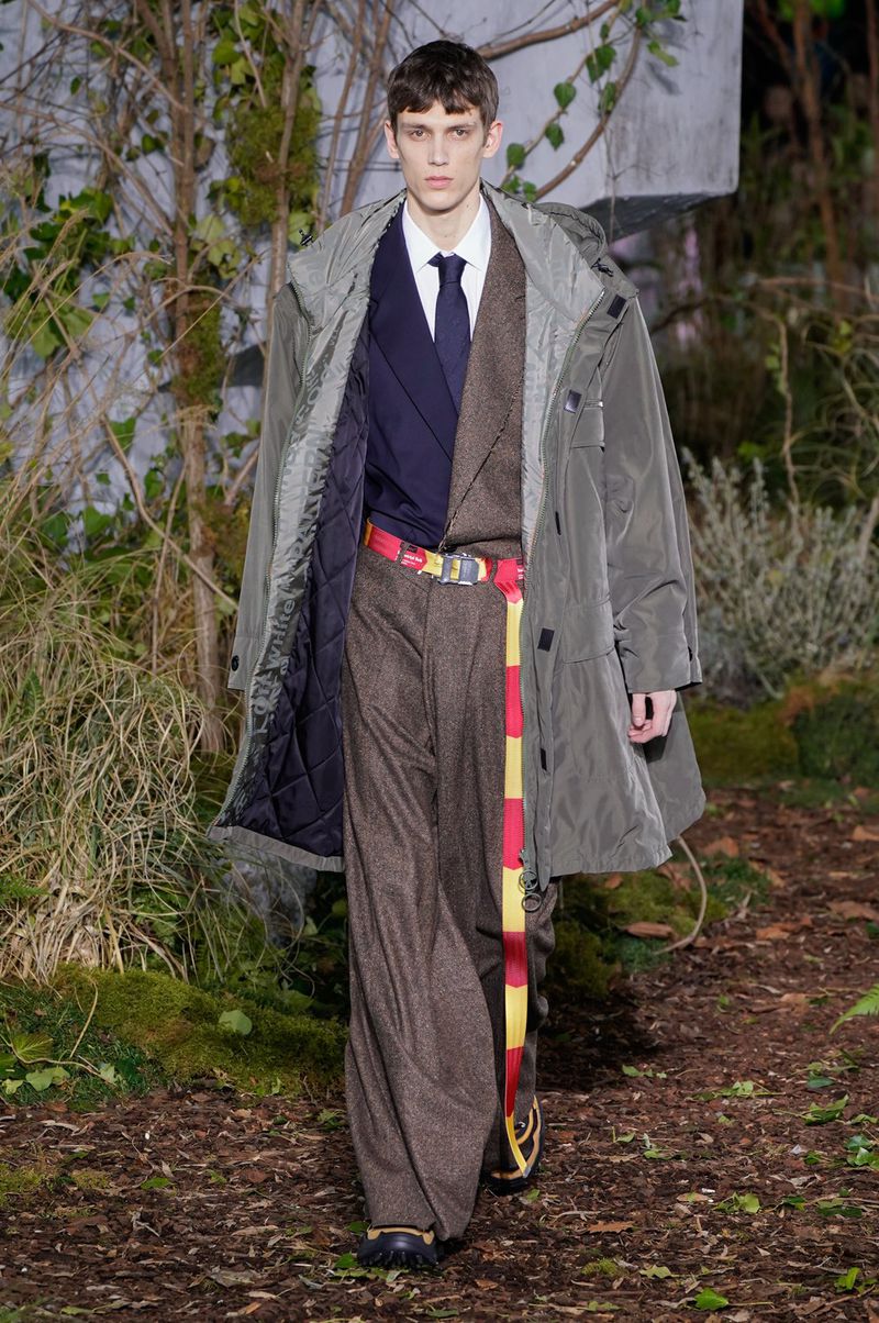 Off-White F/W 19 Men's Show (Off-White)