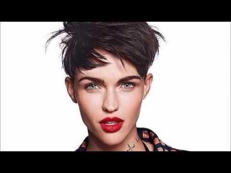 TOP 10- MODELOS ANDROGINOS (Video)