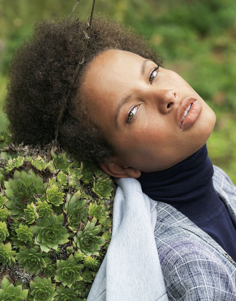 Litza (Fashion & Arts Magazine)