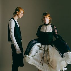 Emi Red - Model Profile - Photos & latest news