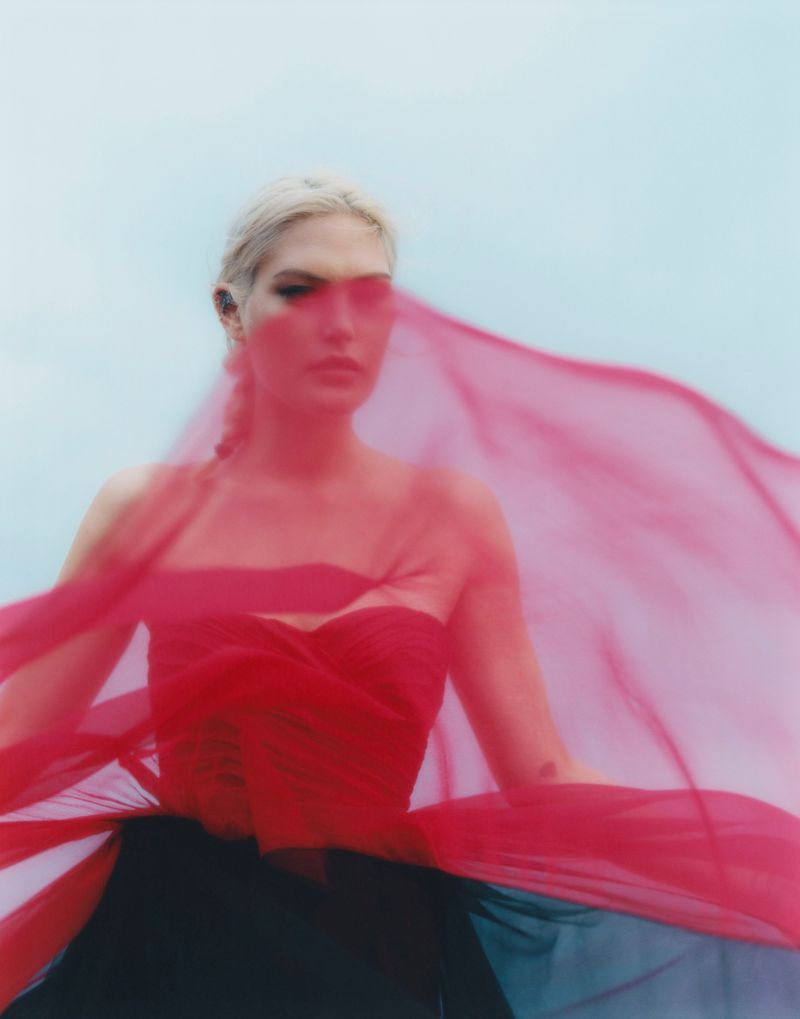 Cat McNeil by Alexander Saladrigas (Numéro France)