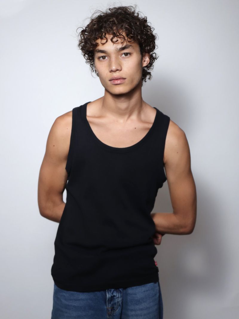 16 Men 2019 Polaroids (Polaroids-Digitals)