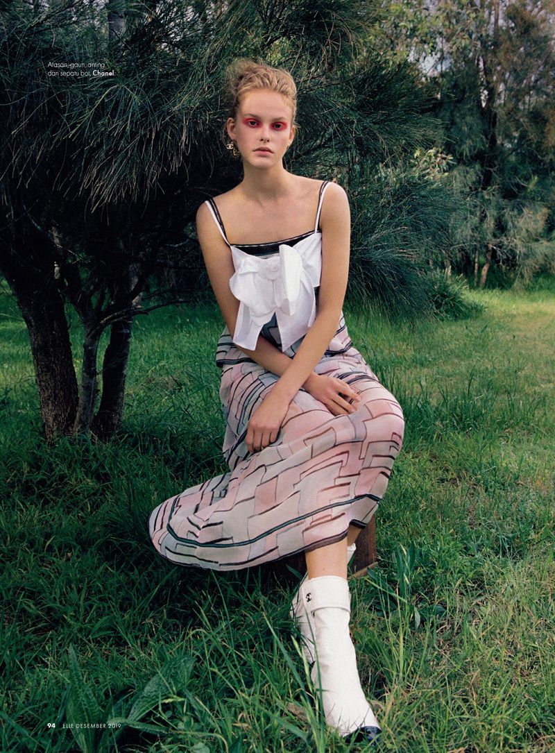 STRAIGHT FOR THE CASTLE (Elle Indonesia)