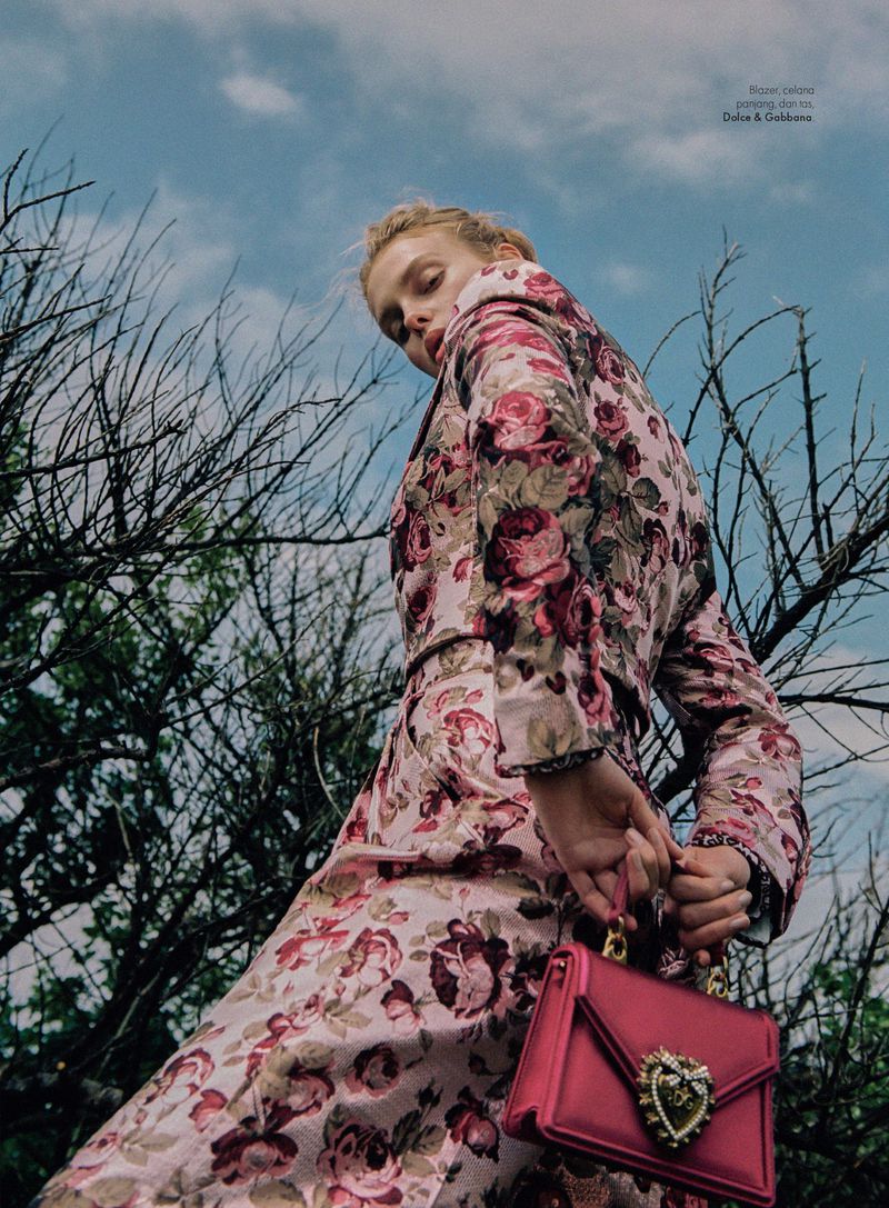 STRAIGHT FOR THE CASTLE (Elle Indonesia)