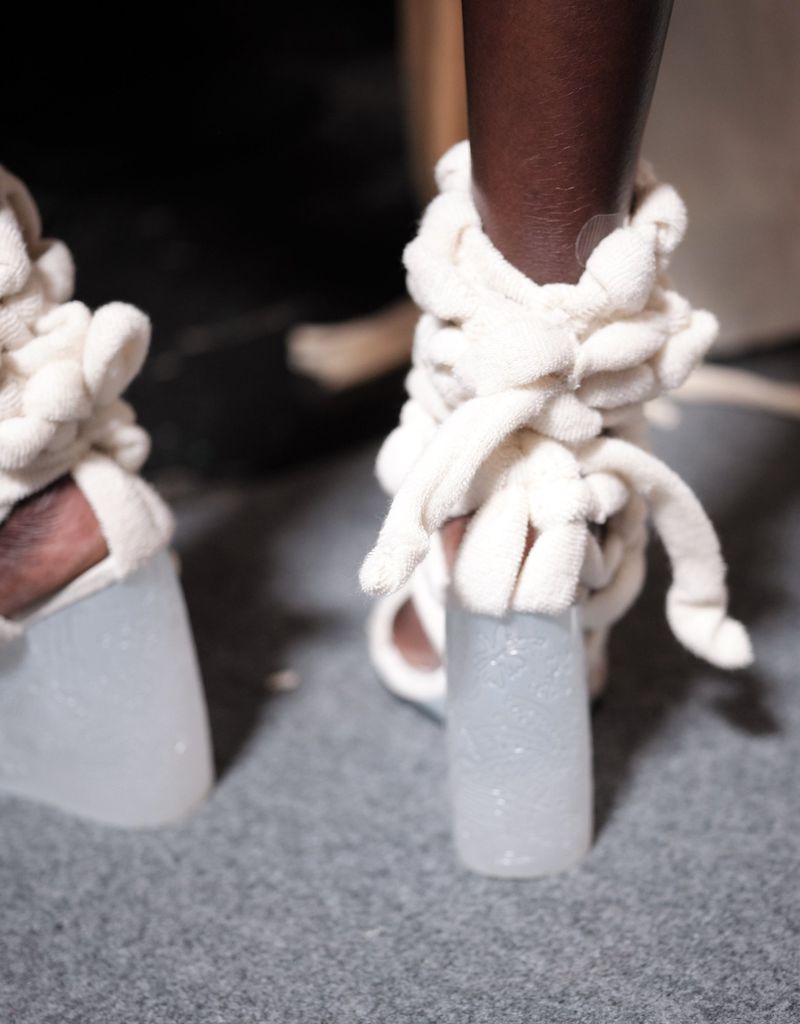 behind the scene of ss20 women's Off-White™ (Off-White)