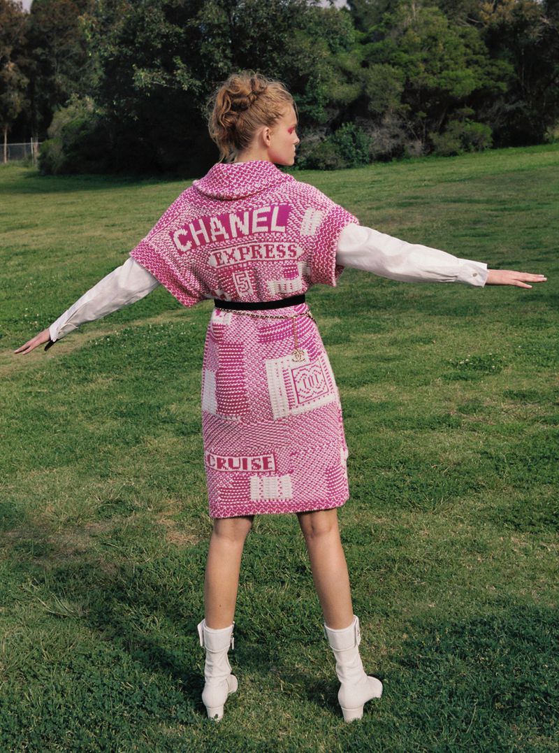 STRAIGHT FOR THE CASTLE (Elle Indonesia)