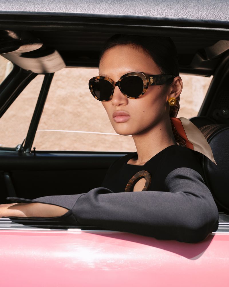 Burberry AW19 Eyewear Campaign (Burberry)