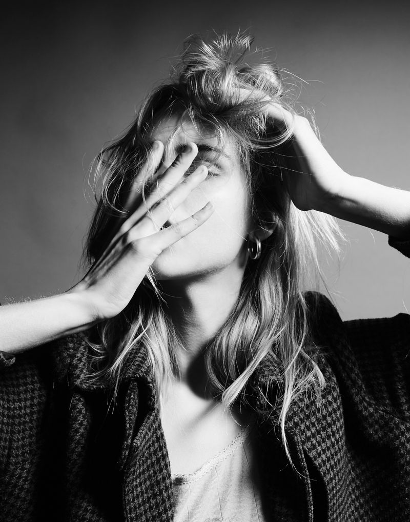 LINE AND ME (Portrait)