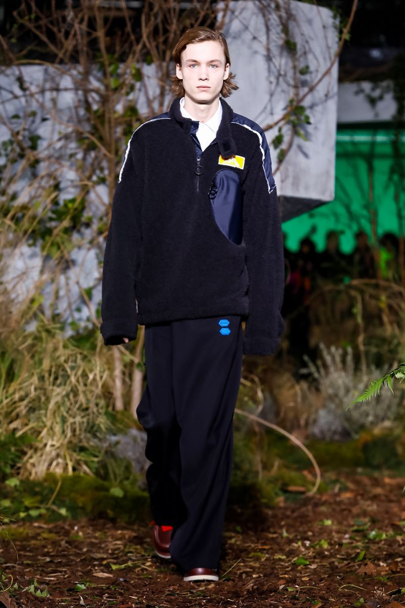 Off-White F/W 19 Men's Show (Off-White)