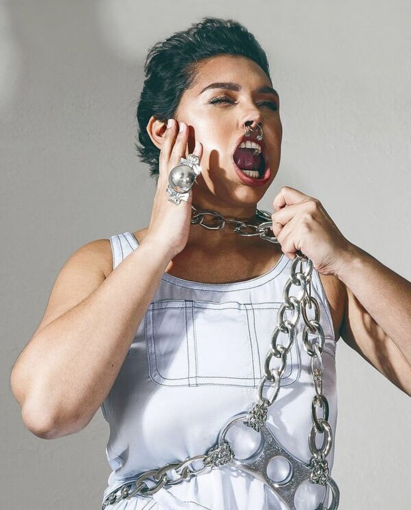 Gravitational forces (Glassbook Magazine)