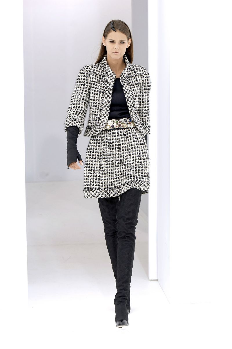 Chanel Fall Couture 2006 Show (Chanel)