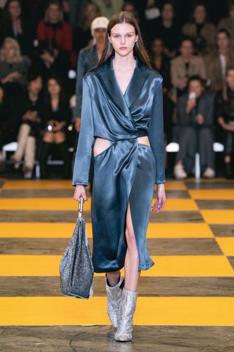 Off-White F/W 19 Show (Off-White)