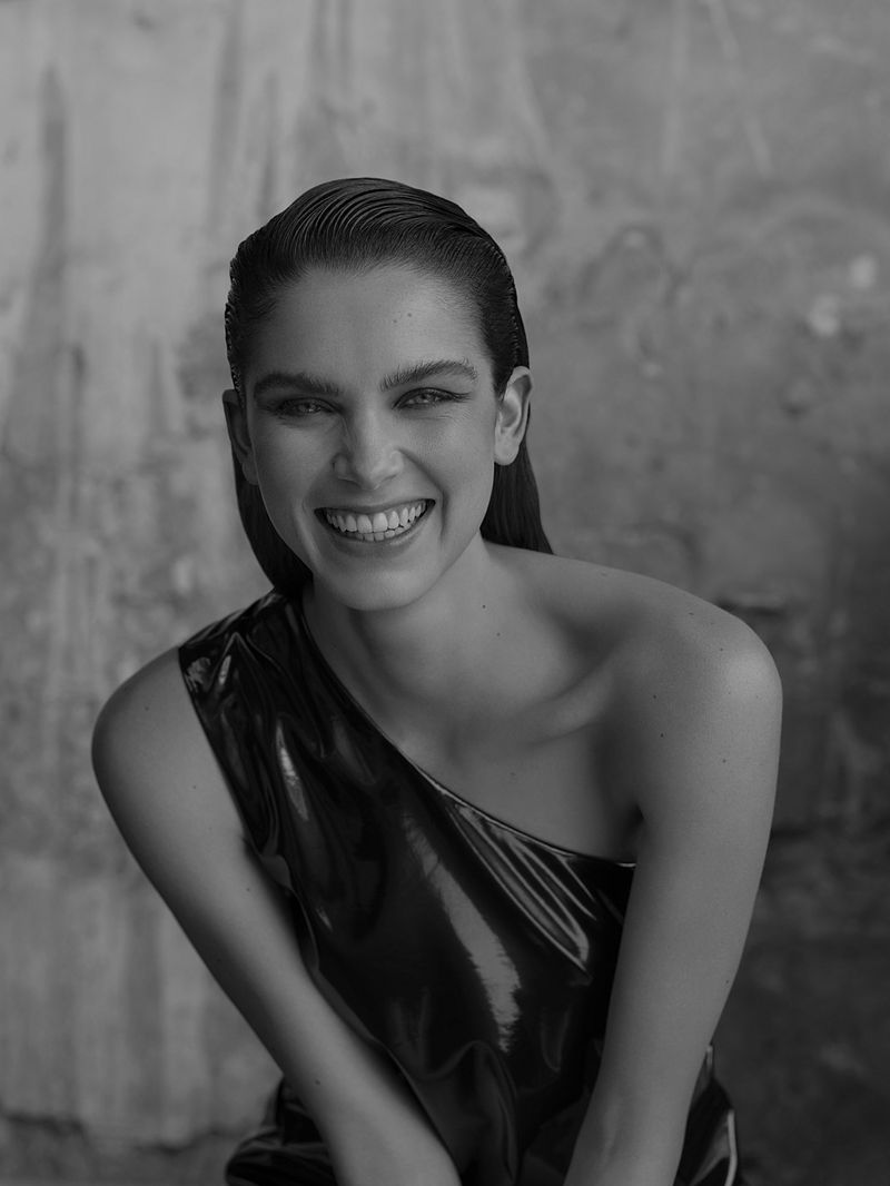 Sanne De Roo by Giuseppe Vitariello (Portrait)