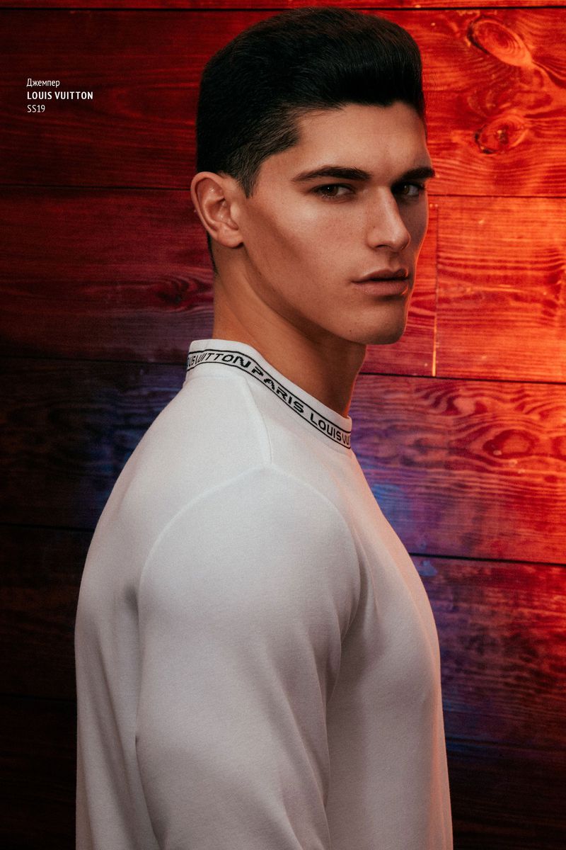 в ожидании рейса (L'Officiel Hommes Kazakhstan)