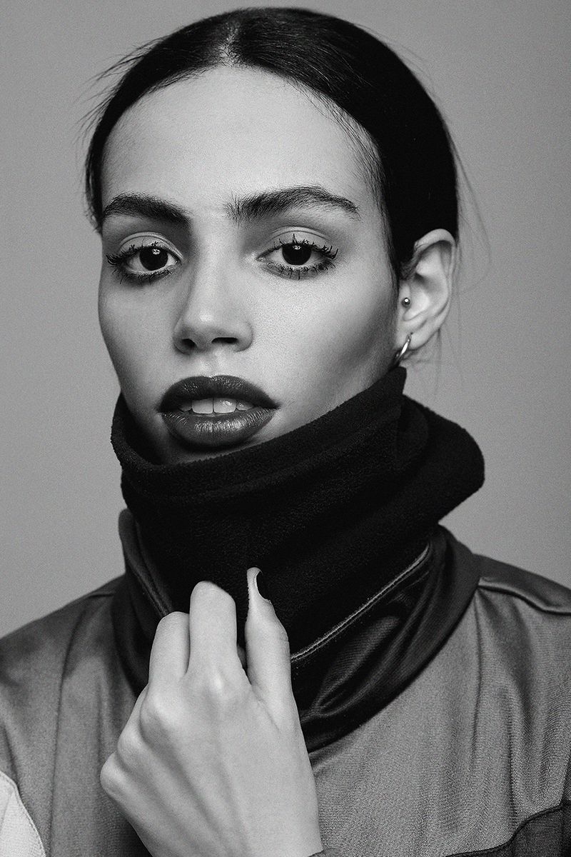 MONIA (Portrait)