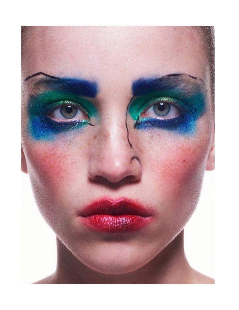 A FLEUR DE PEAU (Vogue France)