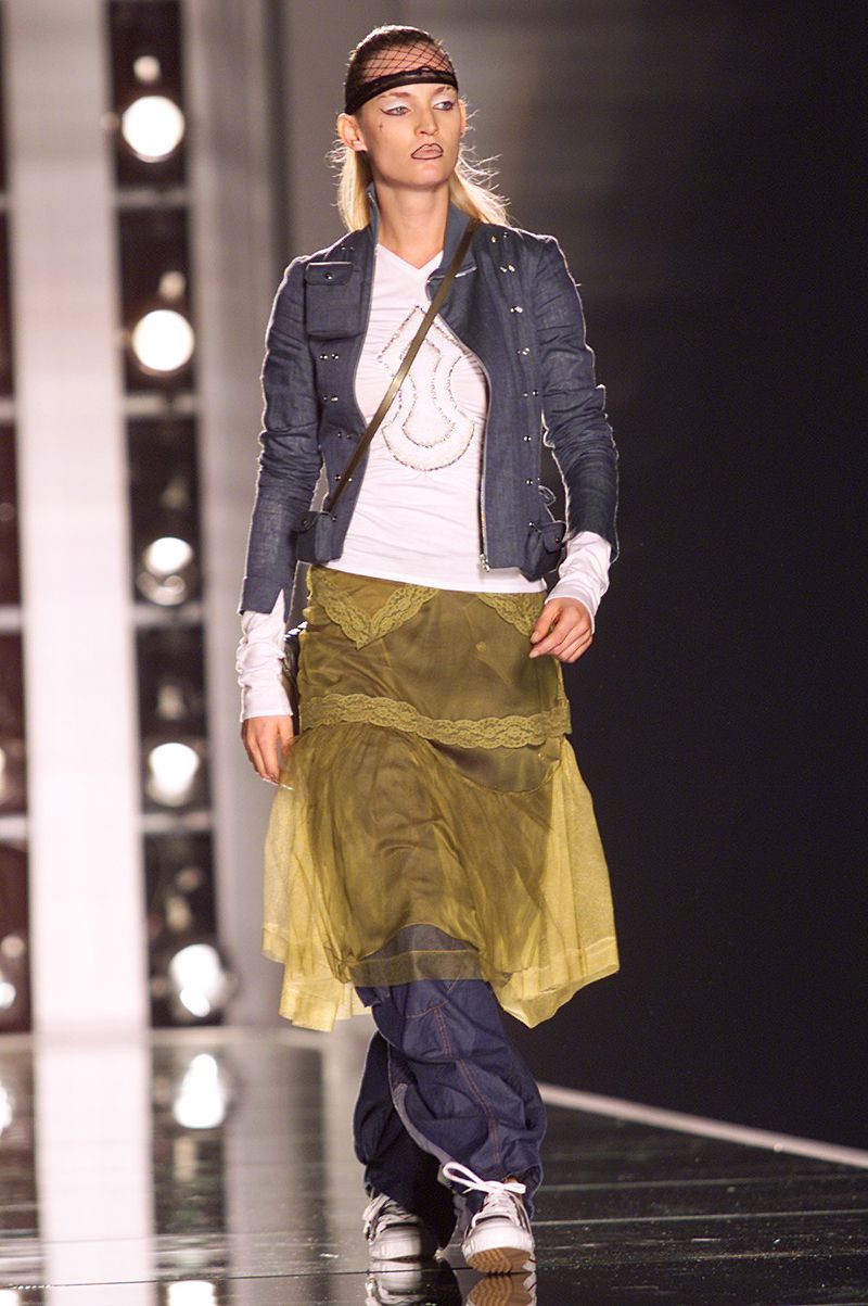 Dior S/S 2002 Show (Dior)