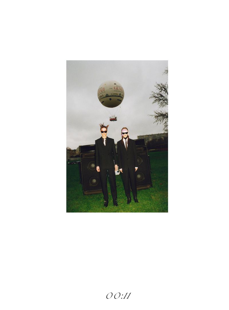 Delicate In A Way (Rouge Fashionbook)