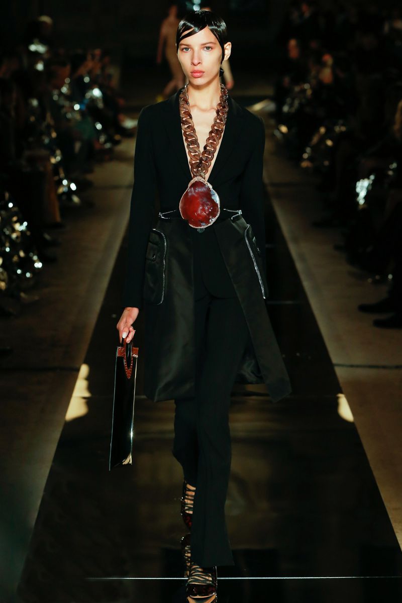 Givenchy S/S 17 Show (Givenchy)