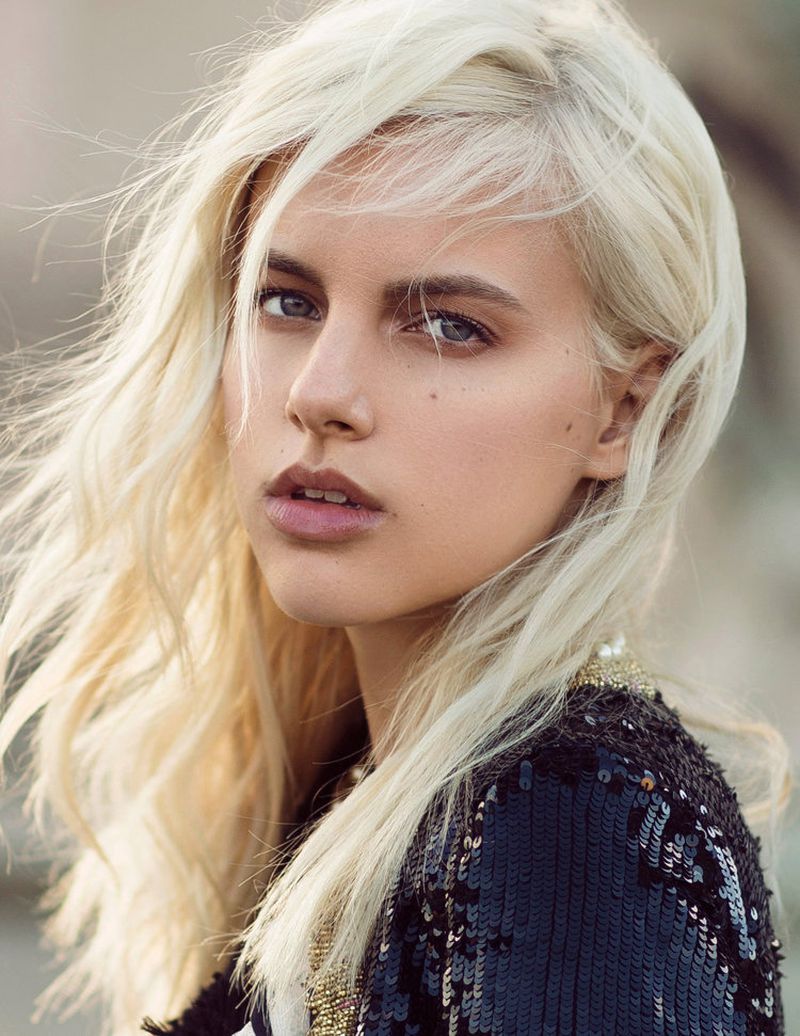 L'Officiel Baltics October 2018 Cover (L'Officiel Baltics)