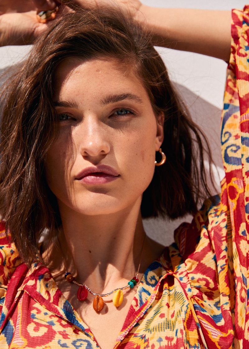 Julia Van Os (Mango)