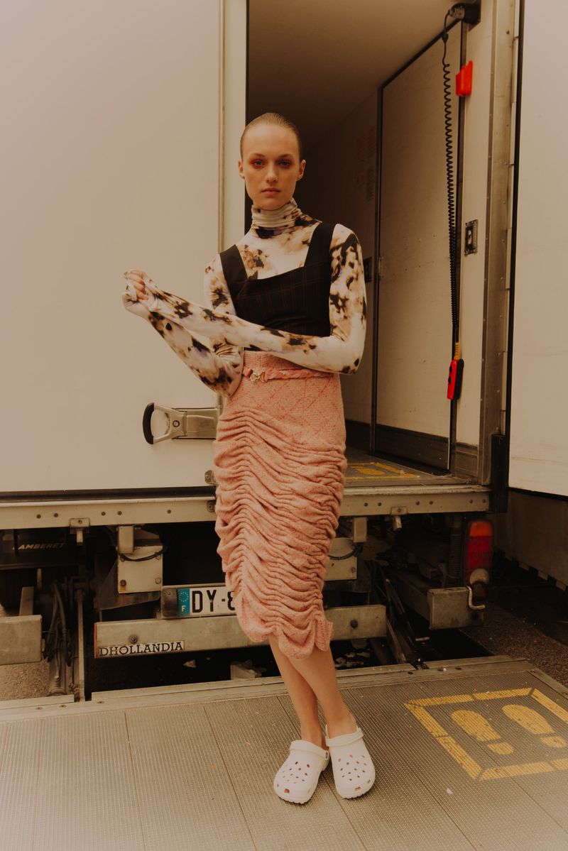 THE COMEBACK OF CROCS IS THE COMFORT-FIRST TREND WE’RE HERE FOR (Indie ...