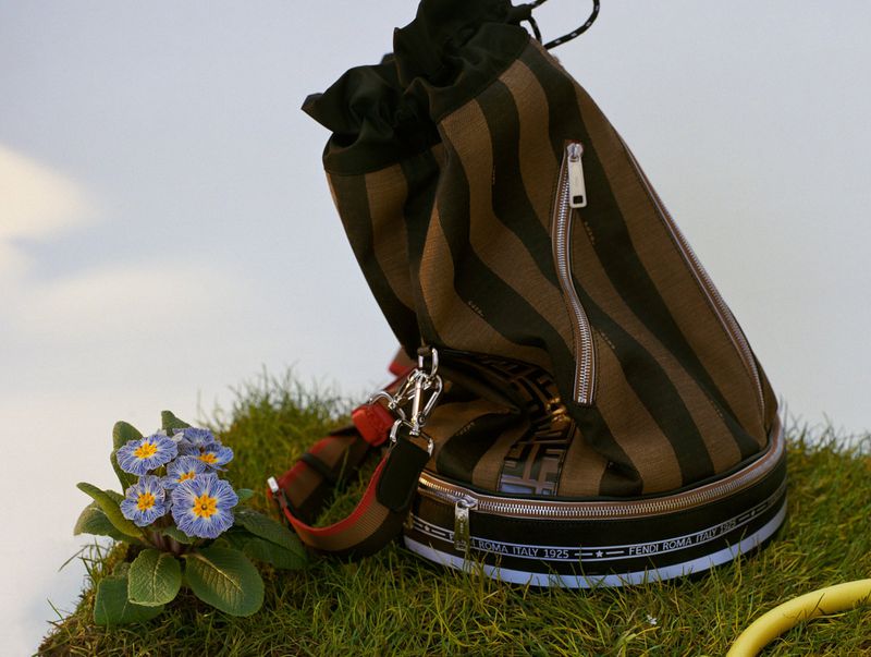 Photography Jean-Marie Binet (L'Officiel Hommes Italia)