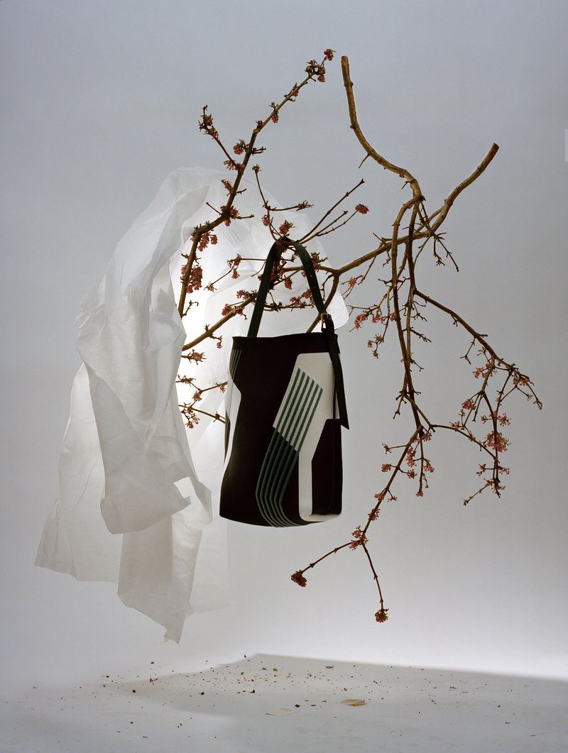 Photography Jean-Marie Binet (L'Officiel Hommes Italia)